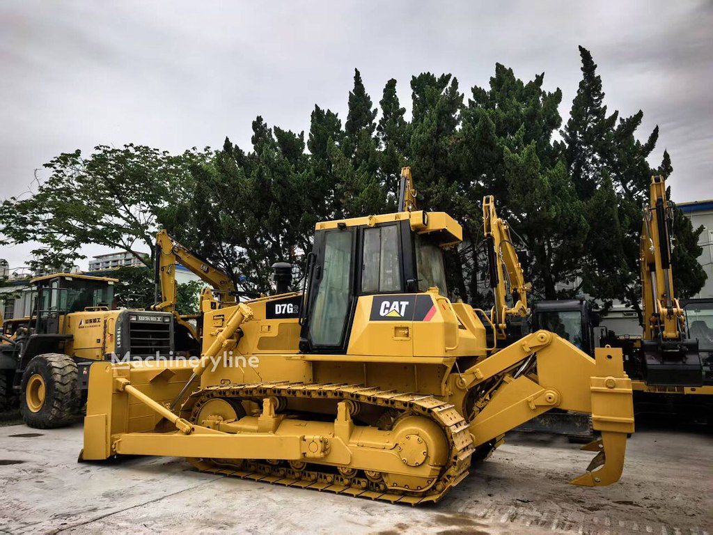 Caterpillar D7G2 buldožer