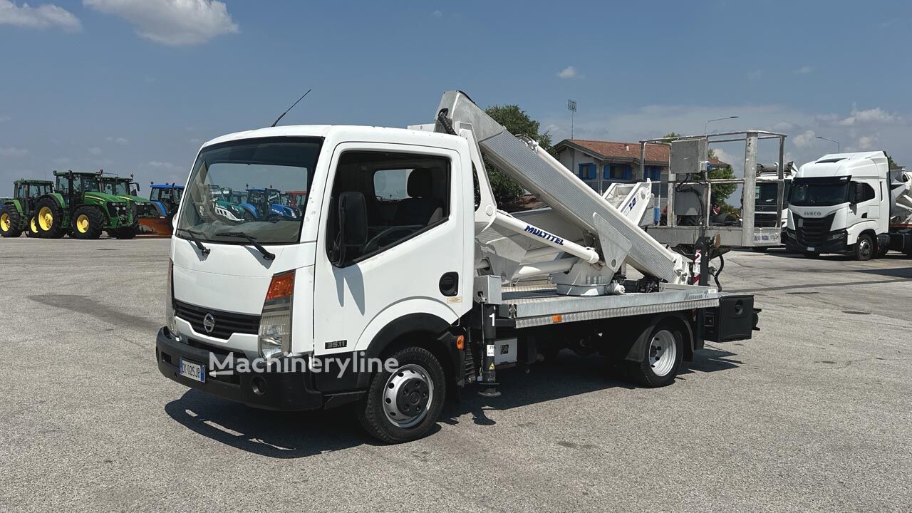 Nissan 35.11 auto dizalica s korpom