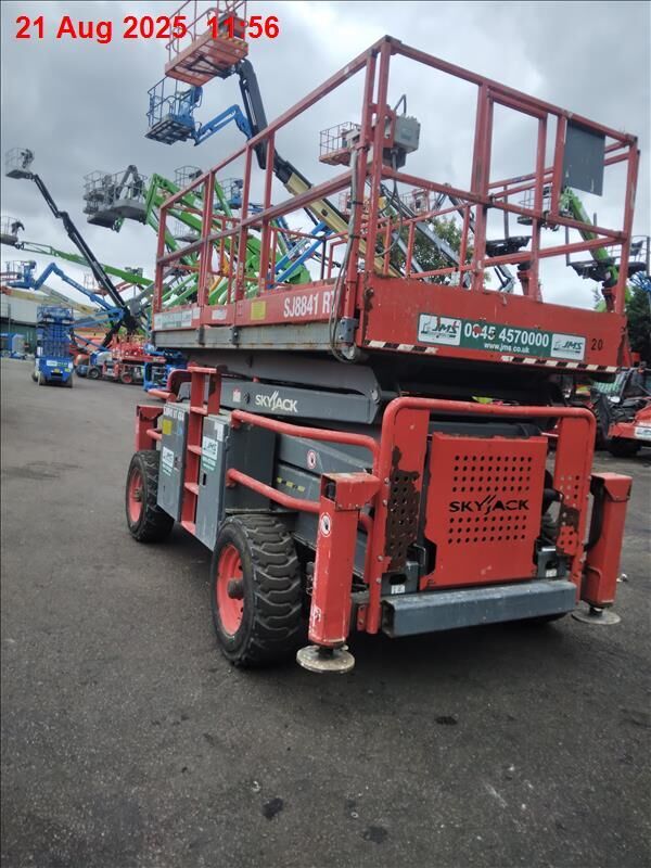 Skyjack SJ8841 RT Scissor lift makazasta platforma