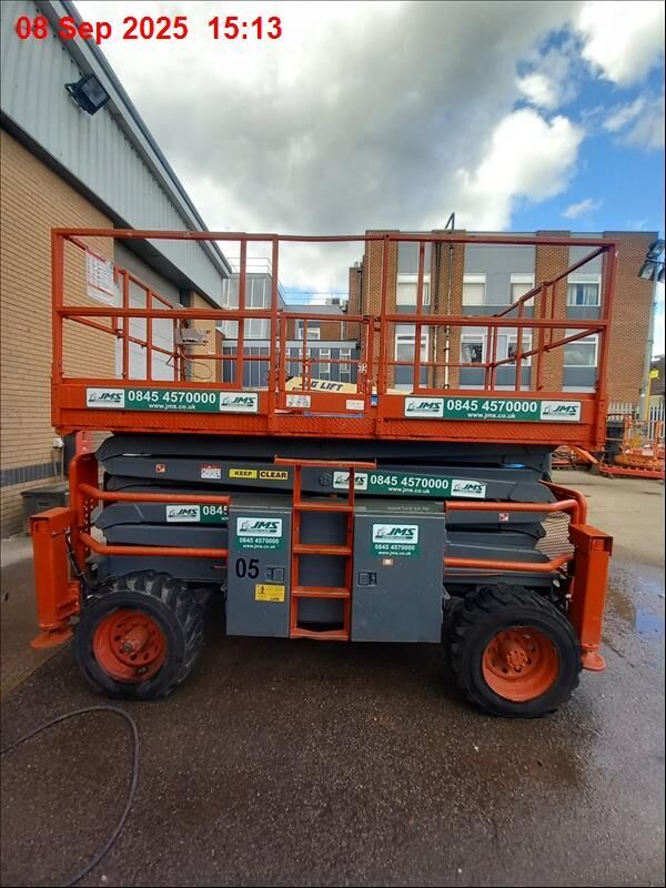 Skyjack SJ8841 RT Scissor lift makazasta platforma