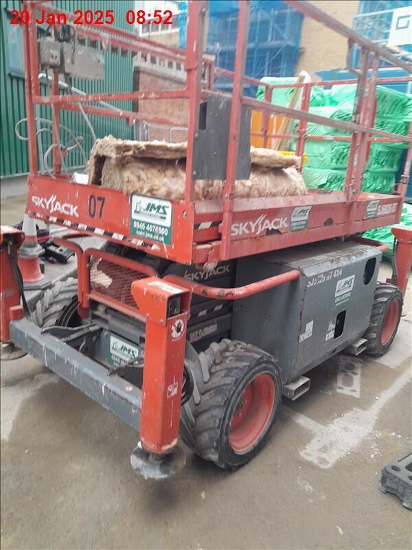 Skyjack 6832 RT makazasta platforma