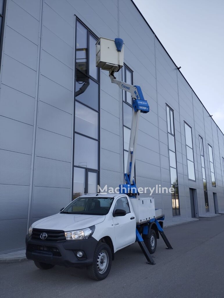 Toyama Hilux auto dizalica s korpom
