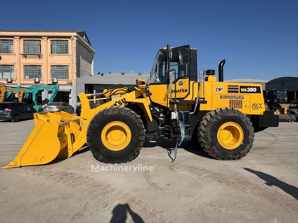 Komatsu WA380 prednji utovarivač
