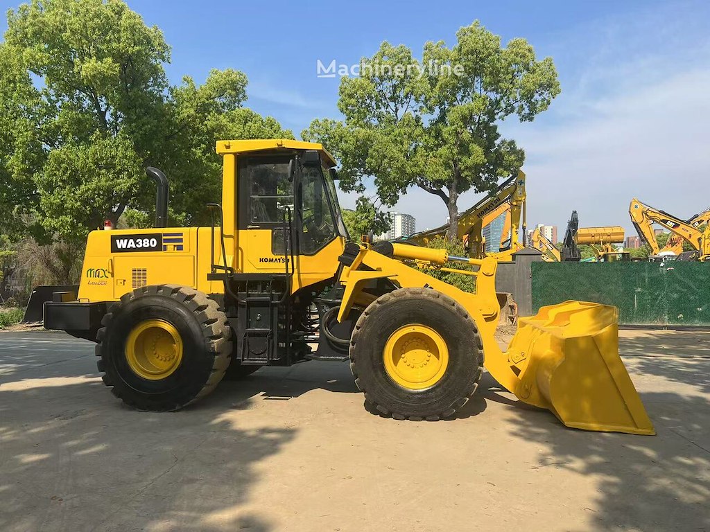 Komatsu WA380 prednji utovarivač
