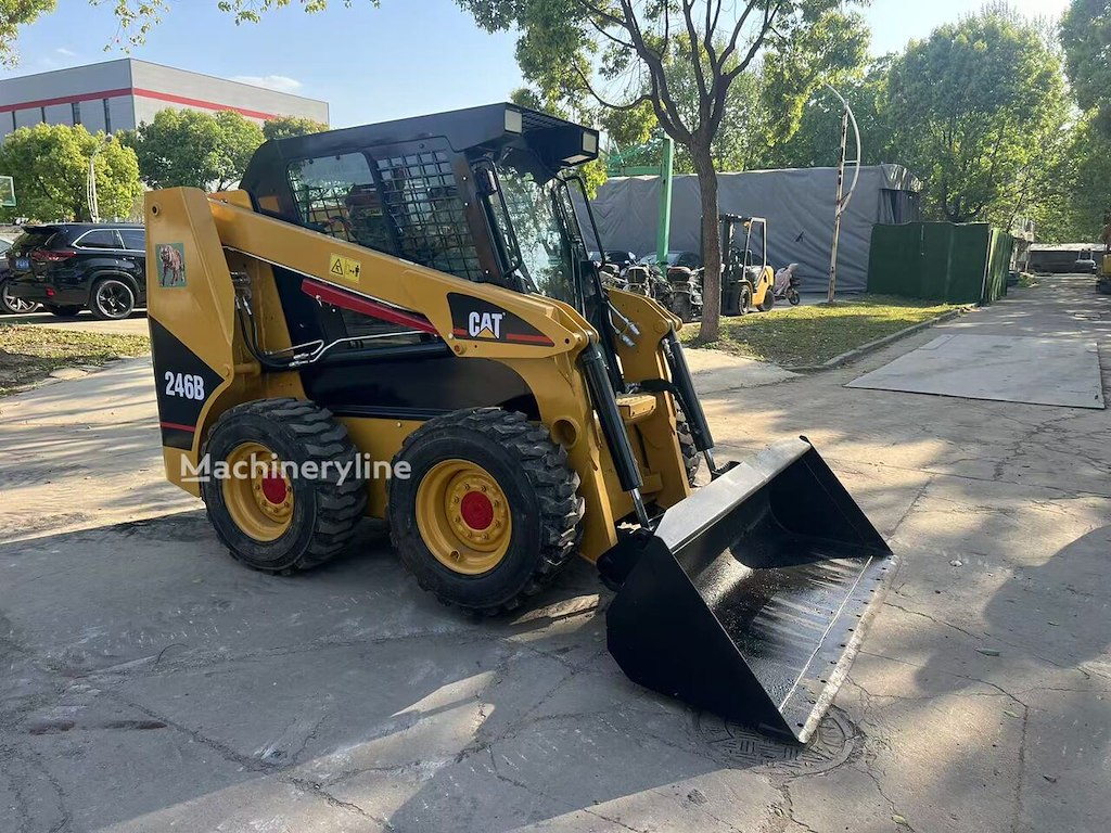 Caterpillar 246B mini utovarivač