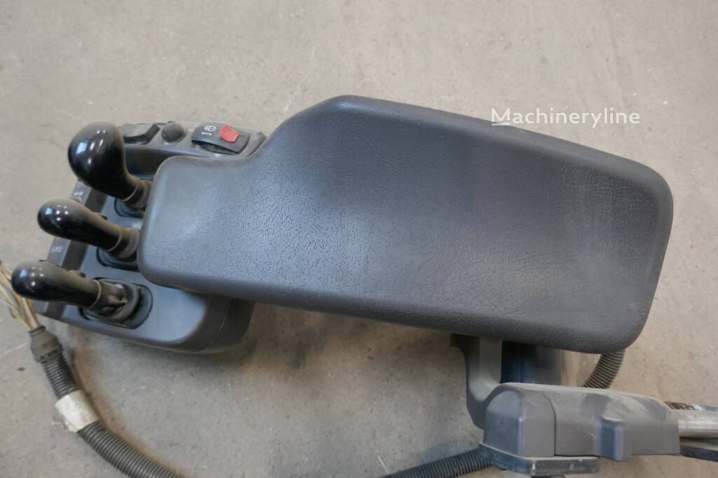 17270273 naslon za ruke za Volvo L120H prednjeg utovarivača