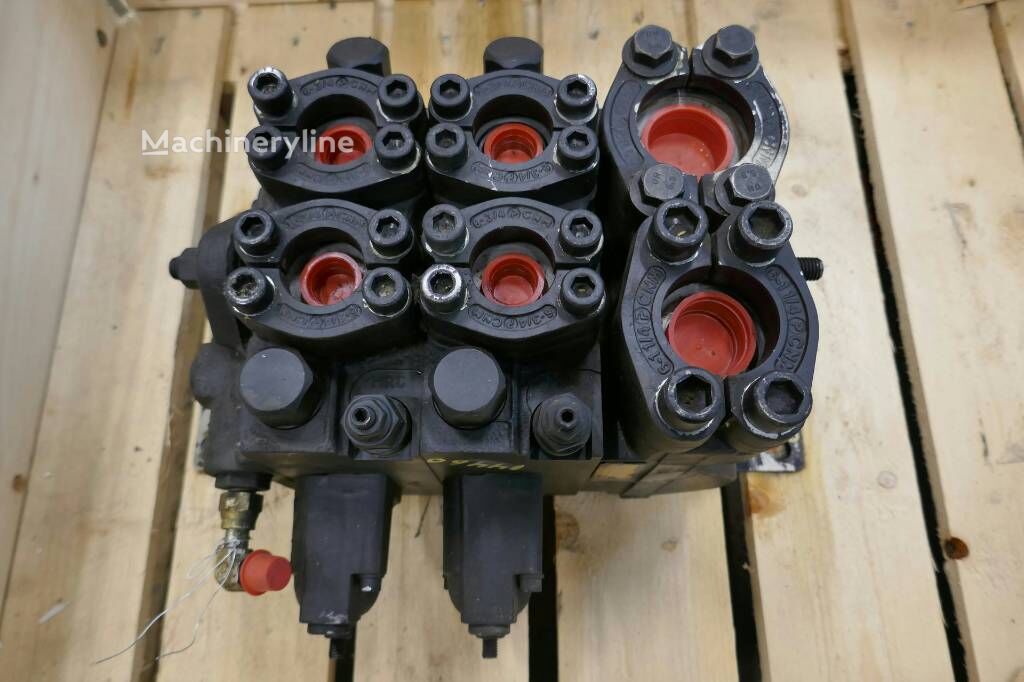 Volvo VOE11173318 hidraulični razvodnik za Volvo L90G prednjeg utovarivača