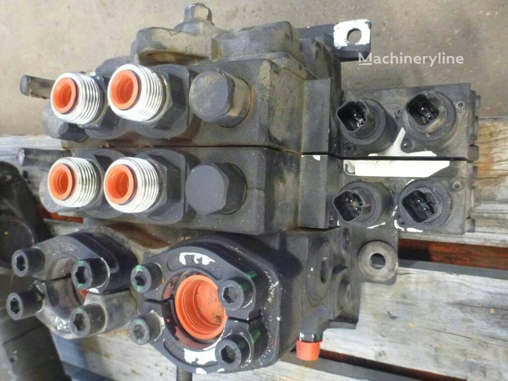 Volvo 17424502 hidraulični razvodnik za Volvo L180H prednjeg utovarivača