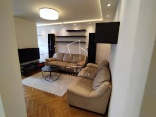 Trosobni stan Aleksinačkih rudara, Paviljoni - Pariske komune - Ikarus, Beograd