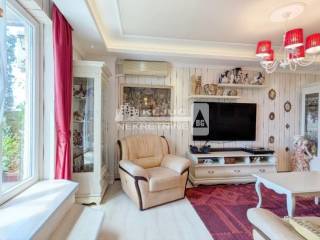 Trosobni stan Gandijeva, Beograd