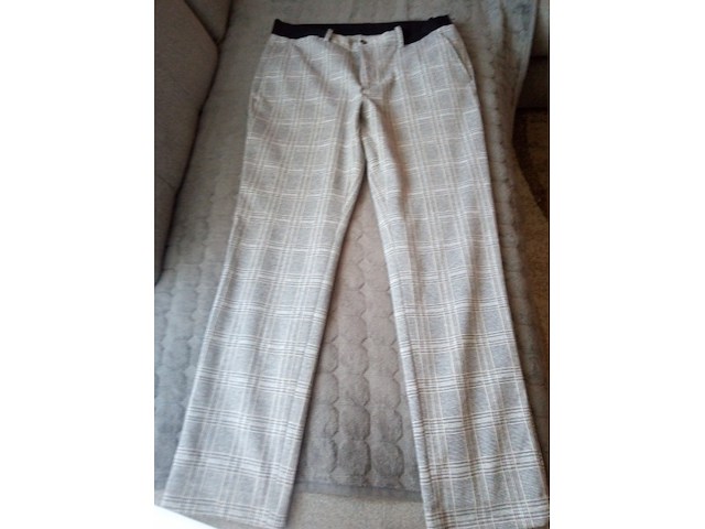 Muske pantalone