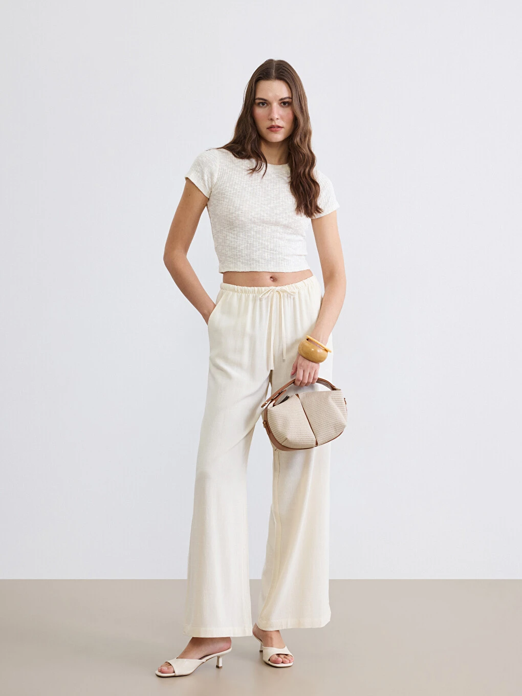 LC WAIKIKI Ženski Crop Top Sa Okruglim Izrezom