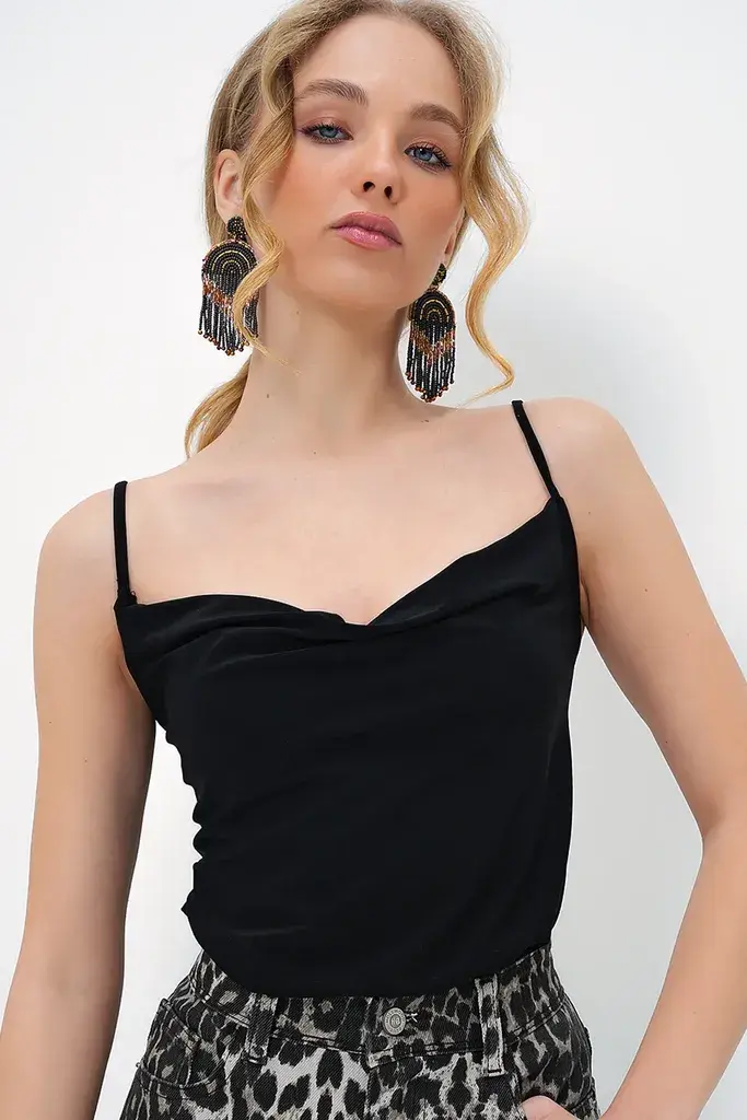Trend Alacati Stili Ženska bluza bez rukava Alc-X13448, V-izrez, Crna