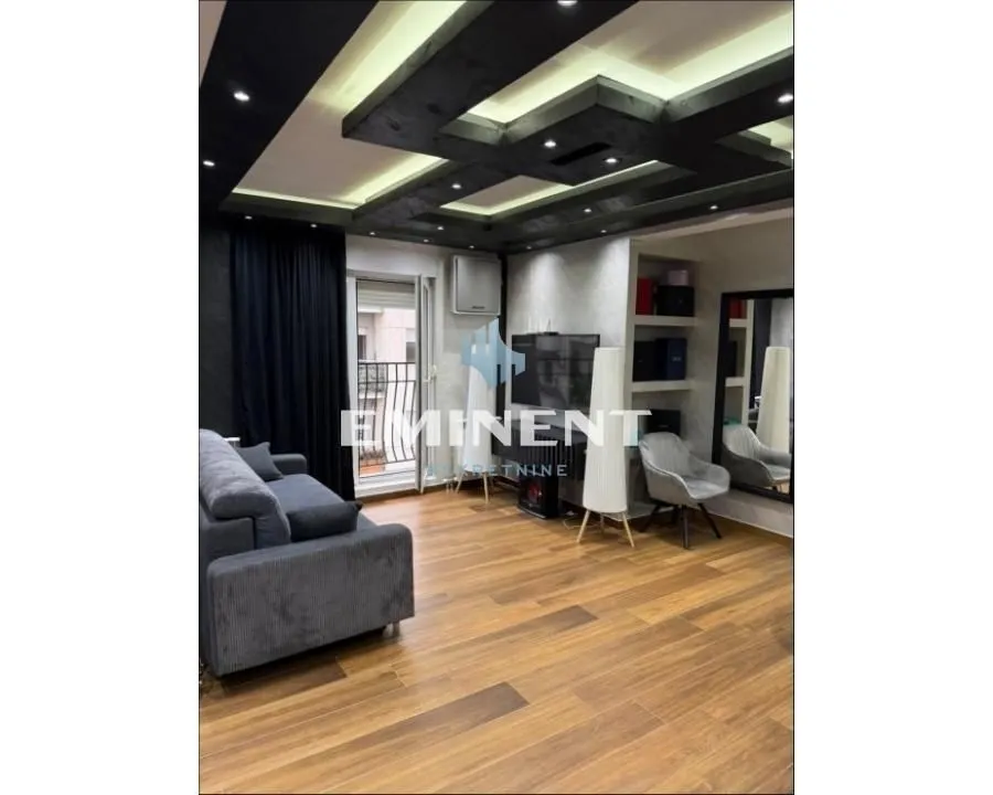 Izdavanje, trosoban stan, 60m², Zvezdara Sve Podlokacije, Beograd