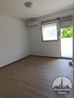 Borča, JNA – 2,5s stan 49m² + dvorište 30m², prizemlje, novogradnja