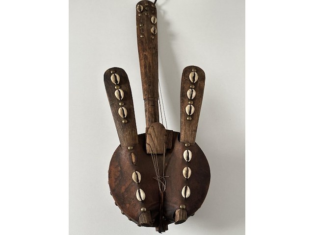 Afrika - kora harfa, stari instrument