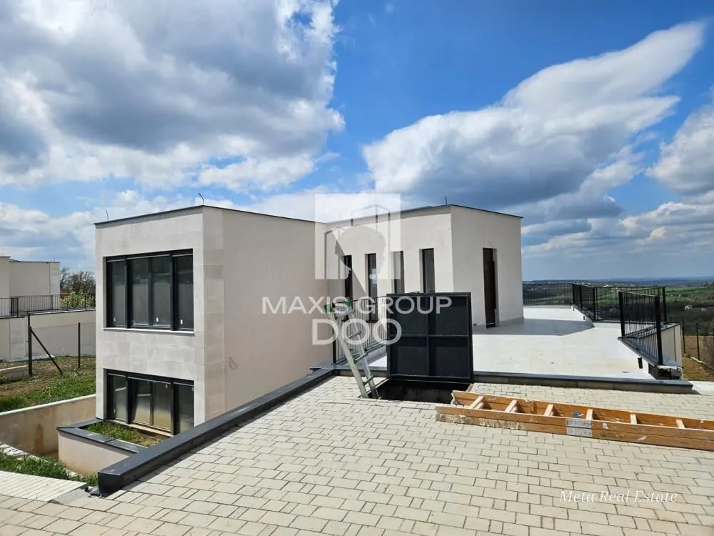 Prodaja, kuća, 272m², Kosmaj, Sopot