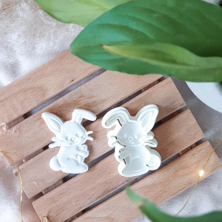 KREATIVNI SLATKIŠI Modla za kolače i ukrase Zec, 8 cm, Bela