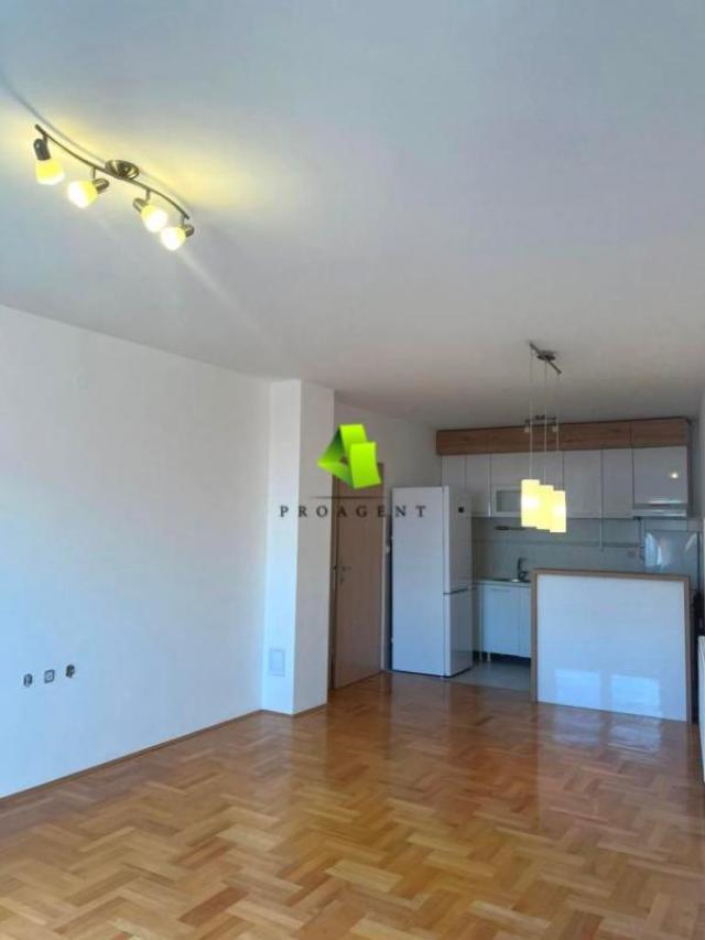 Poslovni prostor u centru ID#8398