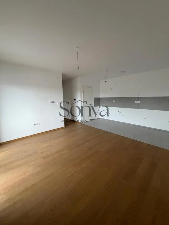 Komforan trosoban stan 62m2 - Salajka
