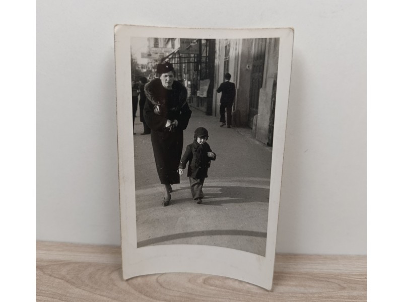 Vintage fotografija dama sa sinom