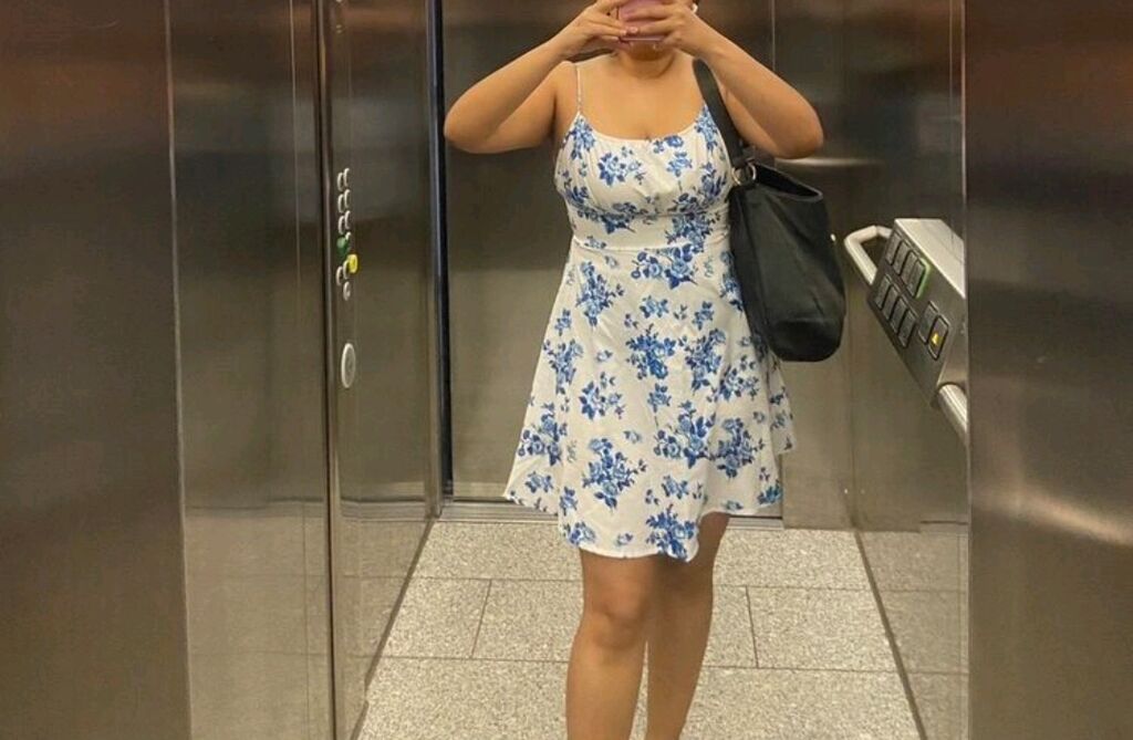 Letnja haljina na bretele sa plavim cvetnim printom - Model: mini