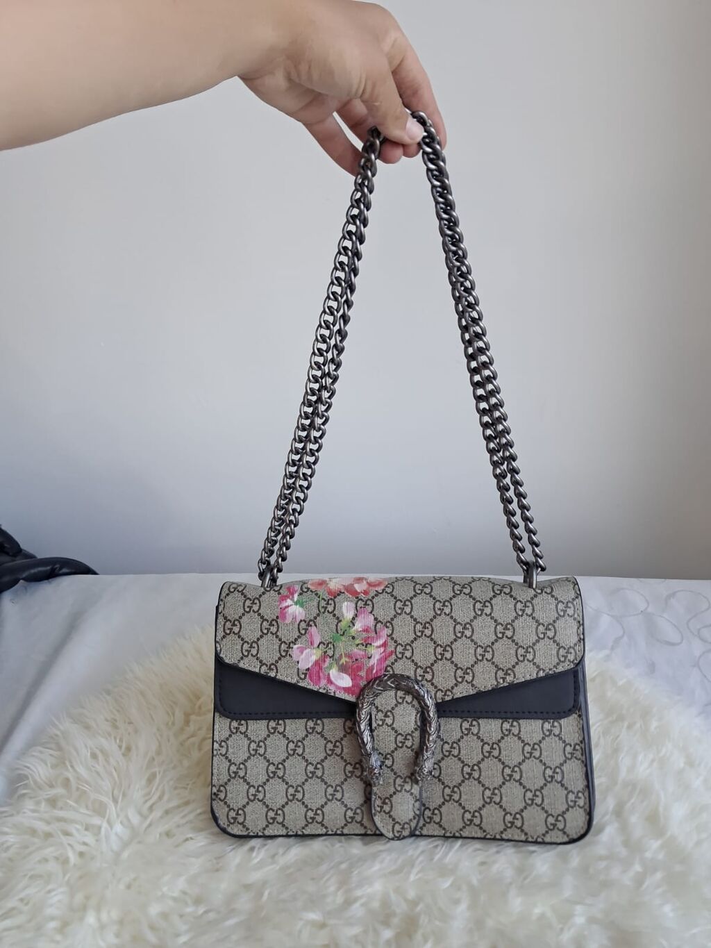 Gucci torba u ekstra stanju