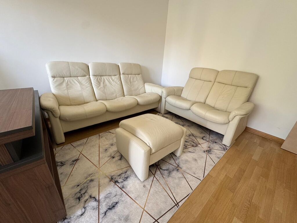 Komplet kancelarijskog nameštaja – izvršni i salonski setovi +
