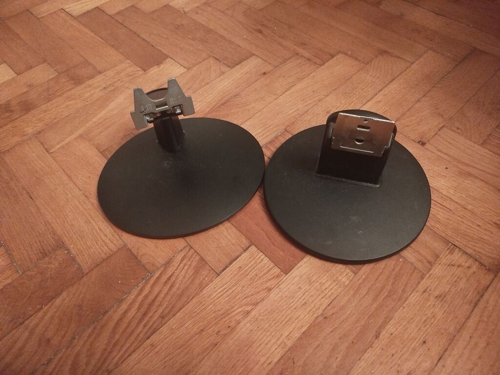 Stalak postolje za monitor.Dva postolja za neke manje monitore