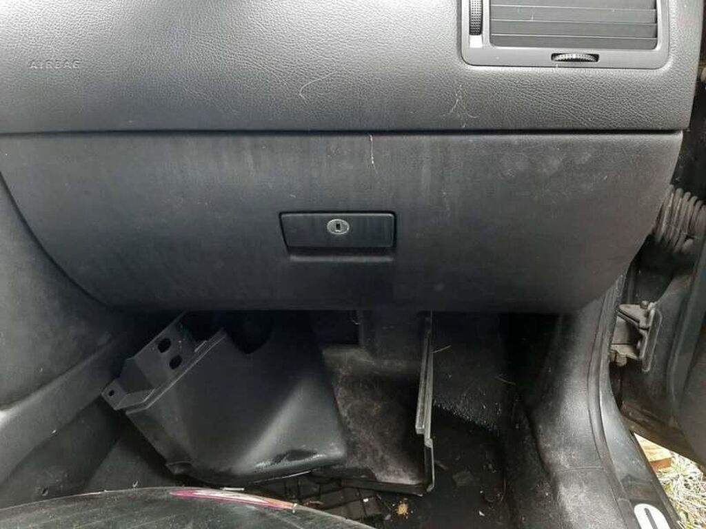 KASETA - FIOKA ZA VOLKSWAGEN GOLF 4 | Kaseta za Golfa 4 Mogucnost
