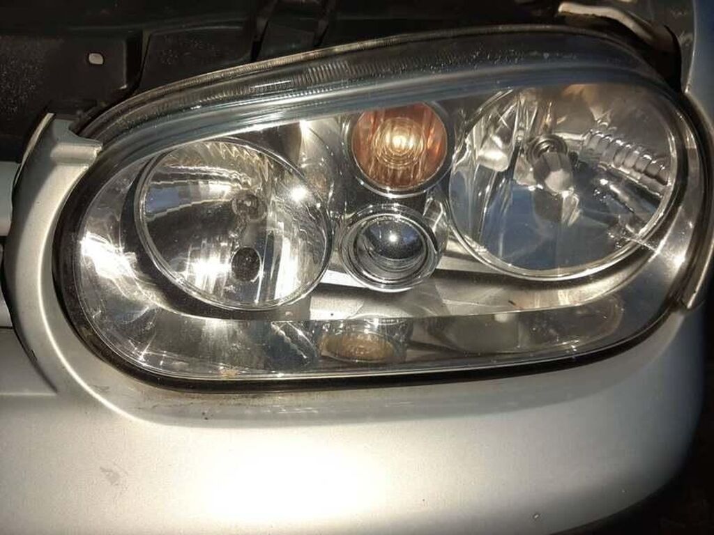 FAR LEVI ZA VOLKSWAGEN GOLF 4 | Far levi za Golfa 4 Mogucnost slanja