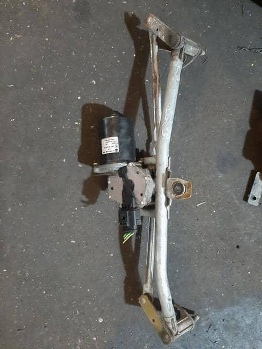 MOTOR BRISACA ZA VOLKSWAGEN GOLF 4 | Motor brisaca za Golfa 4