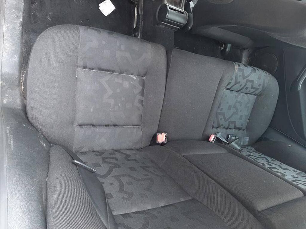 SEDISTA ZA VOLKSWAGEN GOLF 4 | Sedista komplet za Golfa 4 Mogucnost