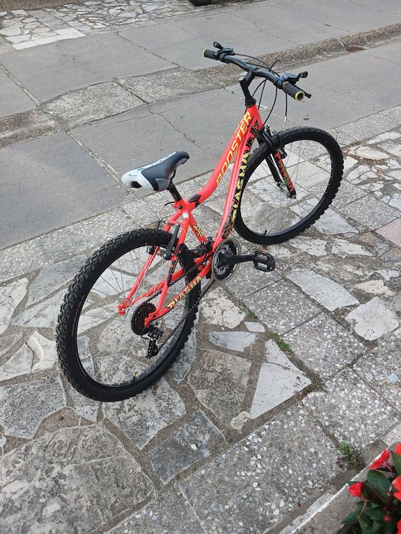 Dečiji narandžasti bicikl