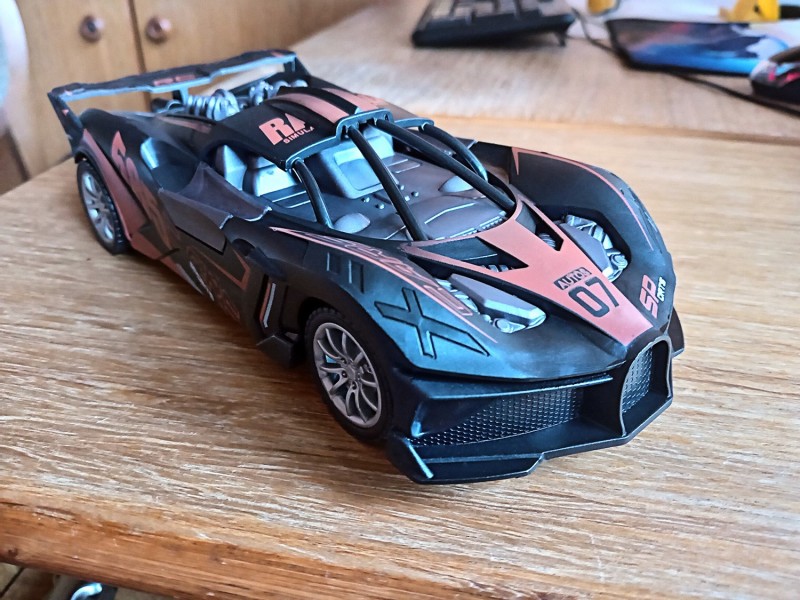 NOVI RC trkački auto na daljinski (1:20)