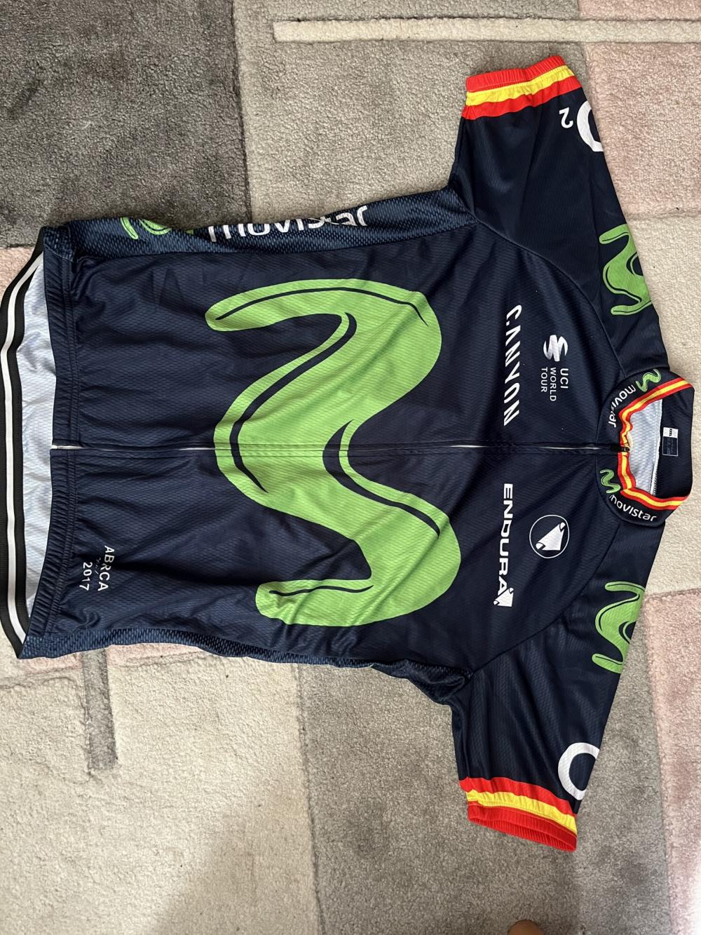 KRATKI DRES MOVISTAR NAIRO QUIN M85