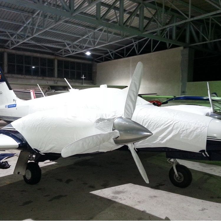 LOWLAND - Propeller Cover - Piper PA34 Seneca 3 Blade White