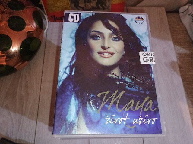 Maja Berovic -Zivot Uzivo