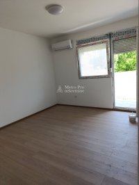 Borča, JNA – 2,5s stan 49m² + dvorište 30m², prizemlje, novogradnja