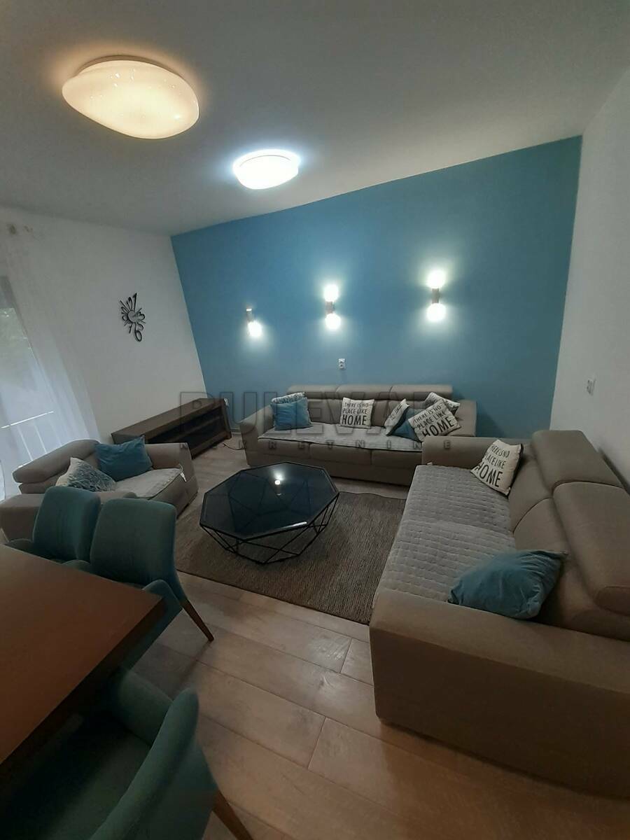 Trosoban stan, Niš - Kičevo | Izdavanje · 67m² · 450€