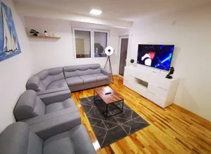 Izdavanje Stan - Niš, Medijana: Centar - Marger