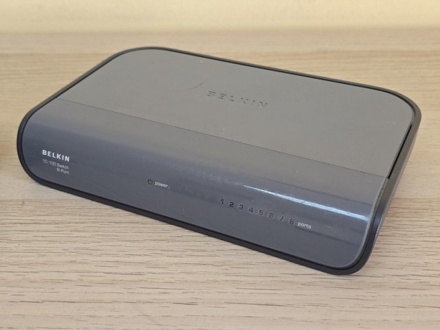 Switch Belkin 10/100 8 portova
