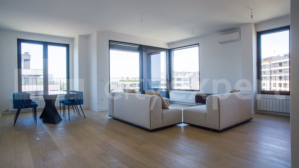 Stan za izdavanje BEZ PROVIZIJE: Troiposoban, 135m², Dunavska, Stari grad - 3500€