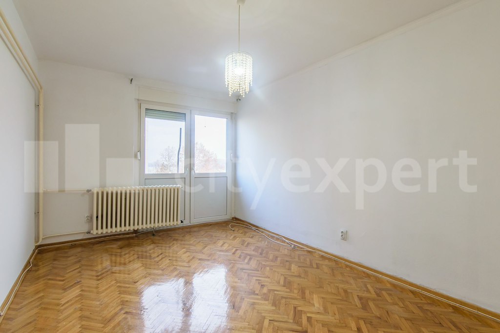 Stan za izdavanje BEZ PROVIZIJE: Trosoban, 70m², Karađorđeva, Zemun - 750€