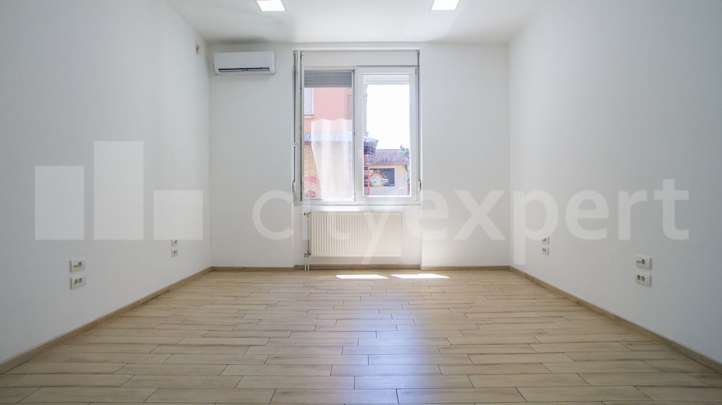 Poslovni prostor Izdavanje Novi Sad Bez skrivenih troškova - 127m², Rumenačka, Novi Sad - 1000€