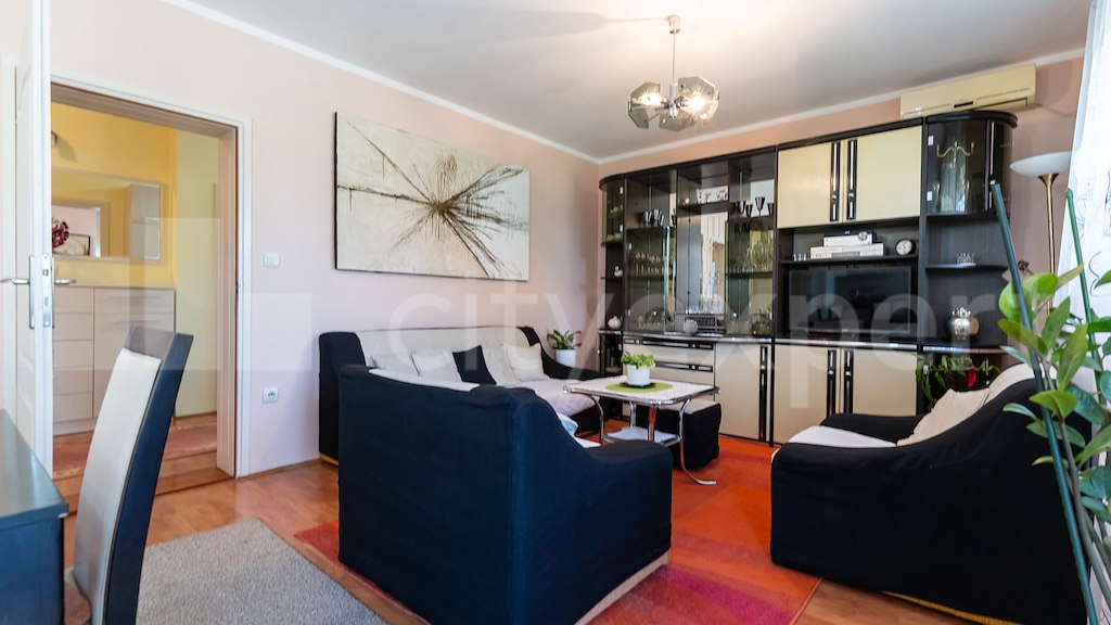 Kuća za prodaju - Četvorosoban, 250m², Mokrinska, Palilula - 530000€