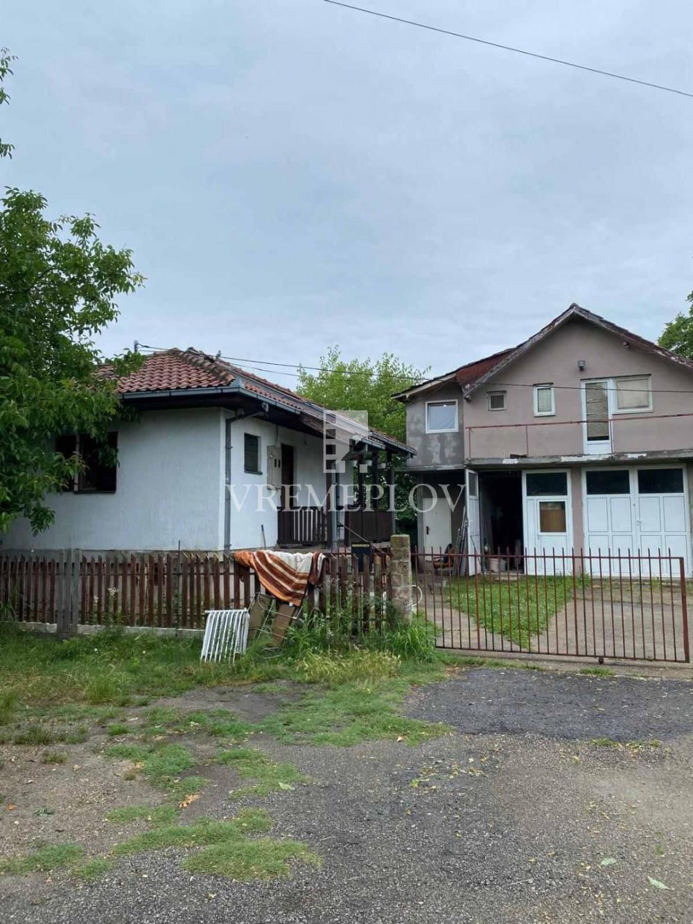 Dve kuće na placu Borča ID#2473
250.000 €