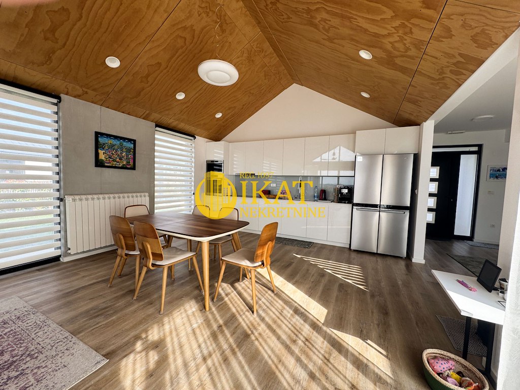 Kosmajski vrtovi 153m2, lux kuća sa dvorištem 10 ari ID#5164
350.000 €