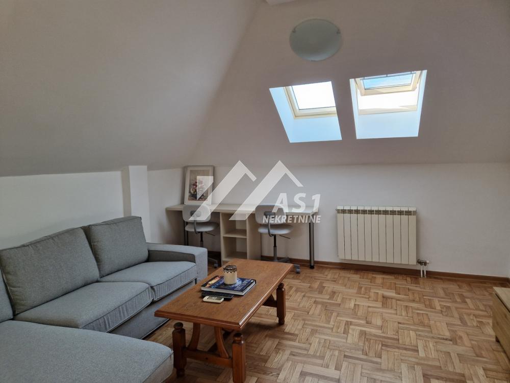 IZDAJE SE DVOSOBAN STAN NA LIMANU I ID#7185
450 €