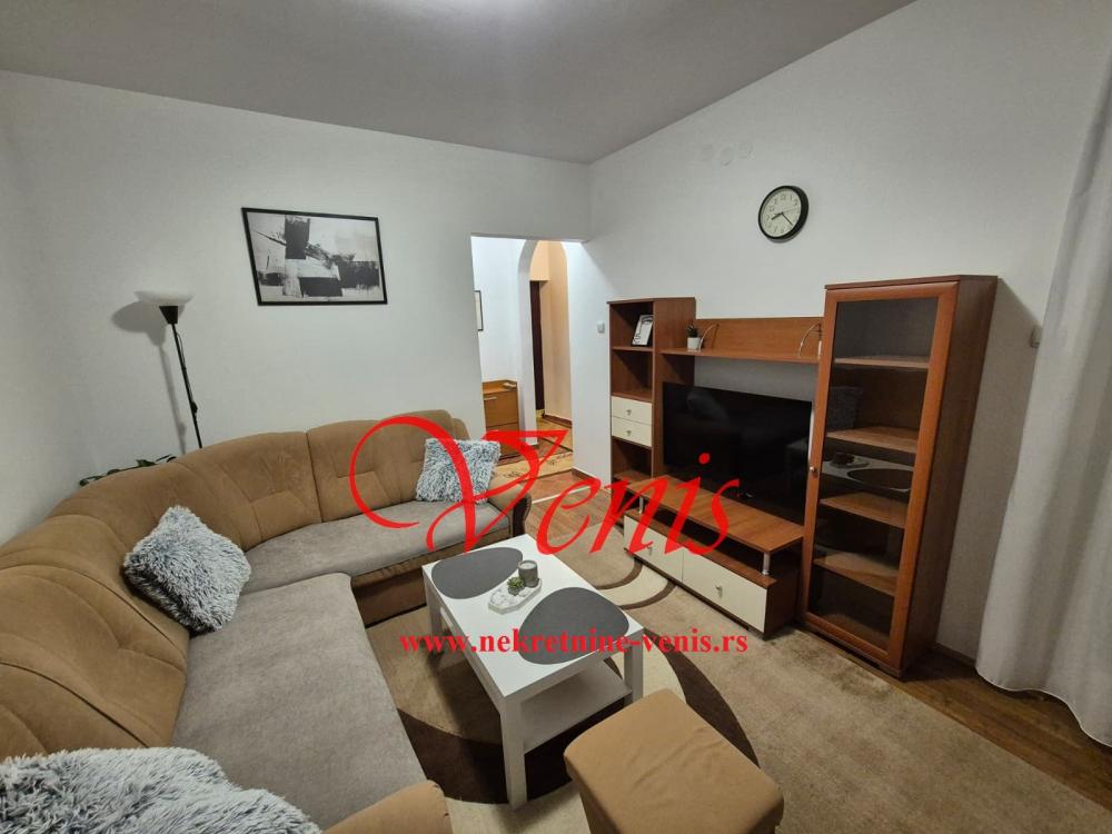 Bulevar Oslobođenja – kod Dnevnika 35 m2 - 430 Evra ID#2756
430 €